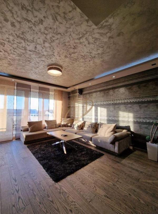 Trosoban stan za izdavanje, 156m2, 1.700€