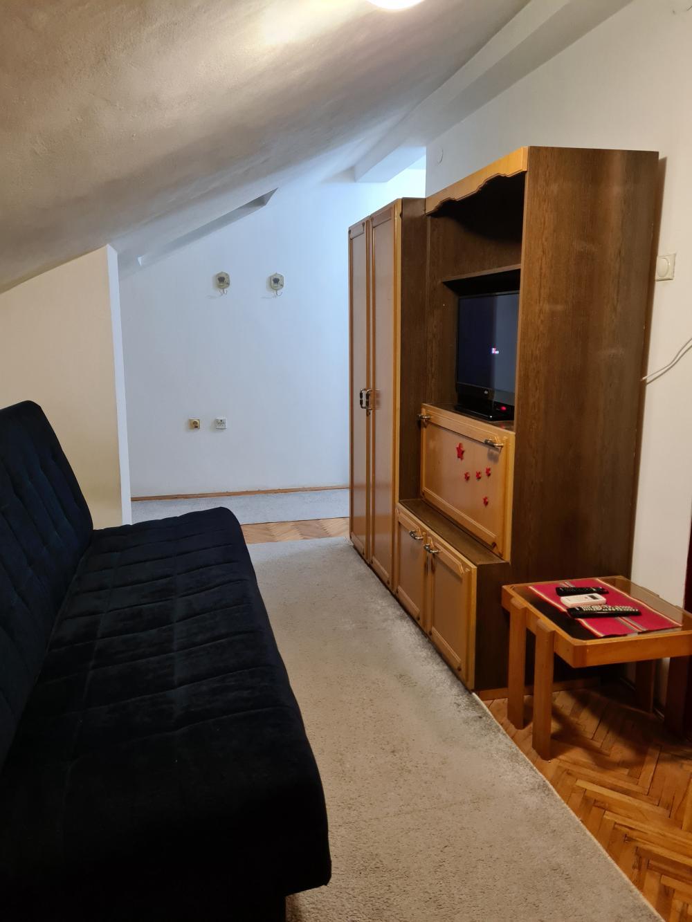 Božidarčeva, Jednosoban stan za izdavanje, 30m2, 200€