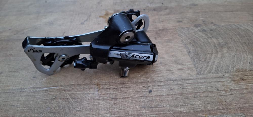 Zadnji menjač Shimano Acera RD-M360 8s