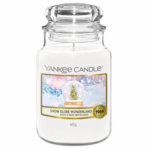 Snow Globe Wonderland - Yankee Candle mirisna sveća L (menta, eukaliptus, lavanda i začini)