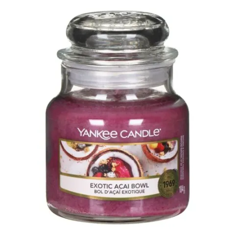 Exotic Acai Bow - Yankee Candle mirisna sveća S (kokos, crne ribizle, trešnje, vanila)