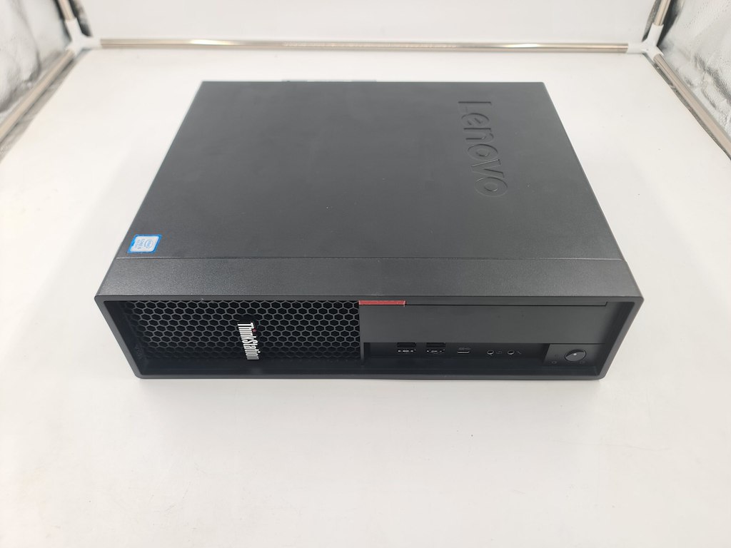 Lenovo ThinkStation P330 SFF i5-8500/16gb/256gb/UHD 630/