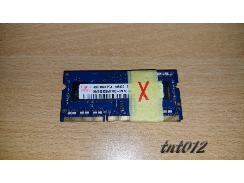 == 2 x 4Gb DDR3 RAM memorija za laptop ==