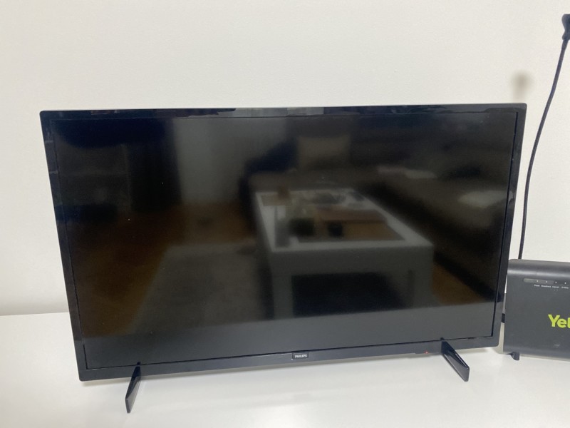 Philips smarttv 32”PFS6805/12 garantni list KAO NOV