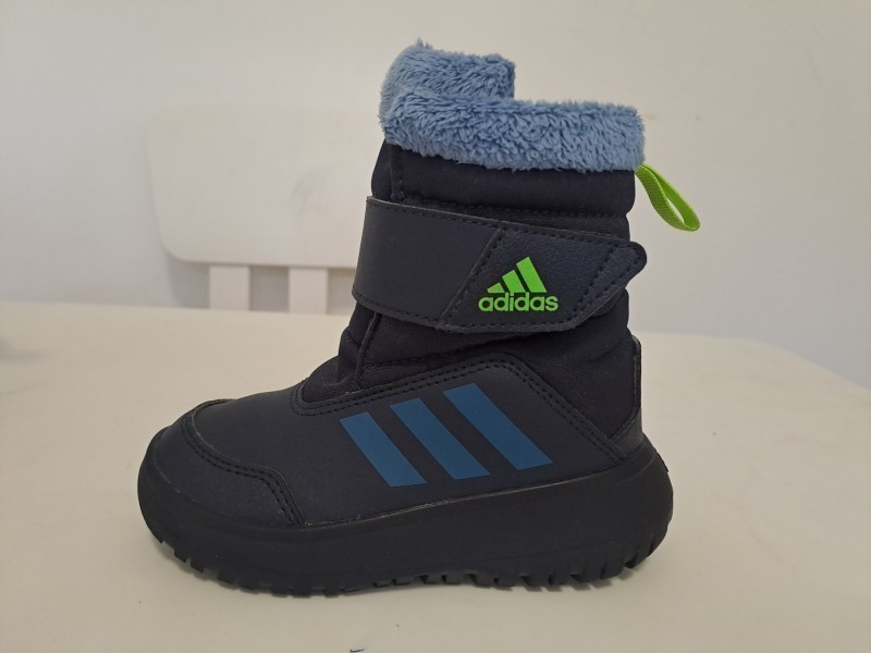 Adidas winterplay vodootporne dečije čizme br. 26