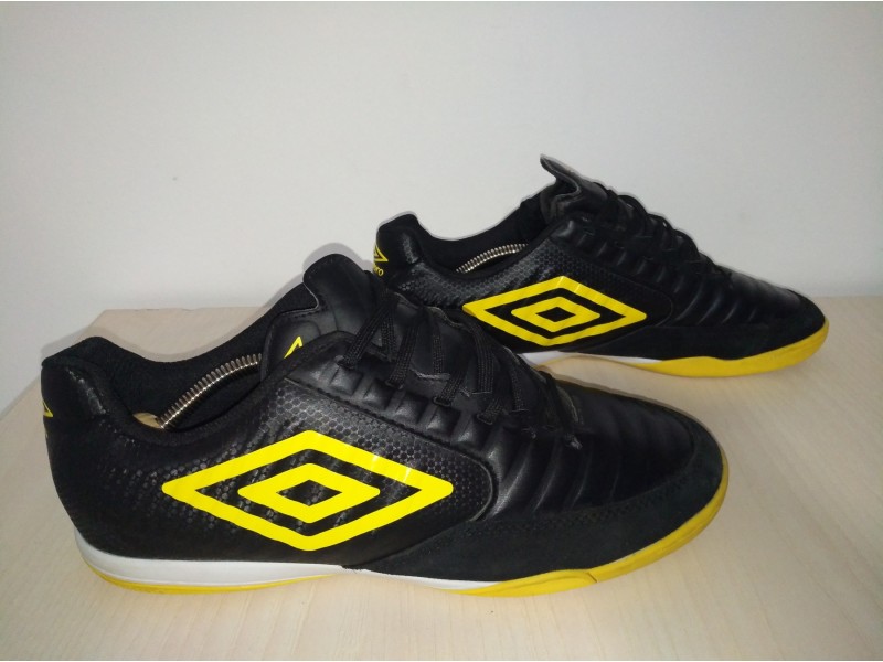 Umbro WINGER Indoor Court patike za fudbal br 41