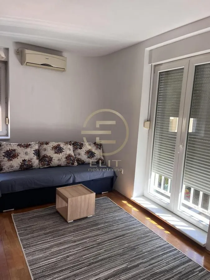 Izdavanje, dvosoban stan, 53m2, Stari grad, Novi Sad