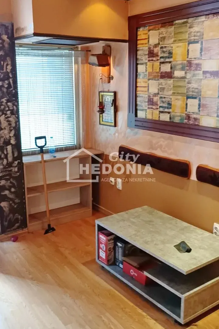 Izdavanje, dvosoban stan, 32m2, Đeram Pijaca, Beograd