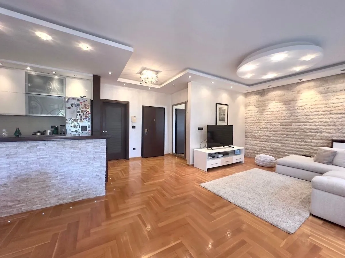 Prodaja, četvorosoban stan, 97m², Crveni Krst, Beograd