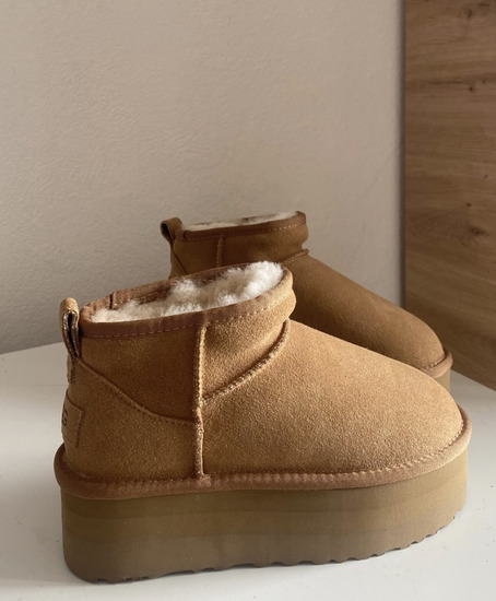 UGG PLATFORM MINI