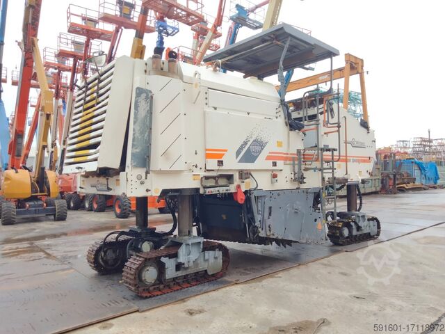 Asfalt glodalica
Wirtgen W2000