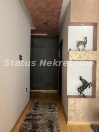 Strogi centar namešten trosoban 67 m2 luks stan-065/385 8880