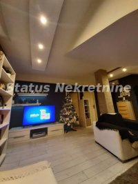 Petrovaradin-Četvorosoban stan 80m2 u Podkrovlju-065/385 8880