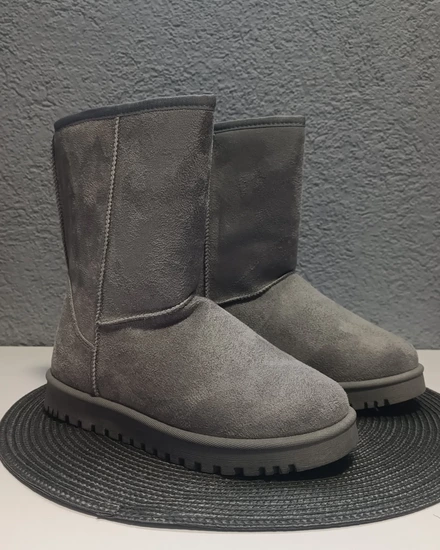 NOVO Ugg cizme