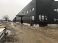 Ugrinovci, nov magacin od 1200m2, sleperski prilaz