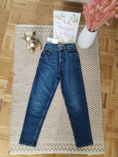 Zara nove mom fit elastične, vel. 32