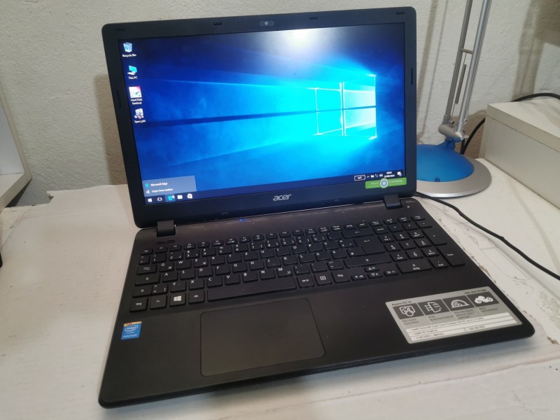 Acer ES1-531