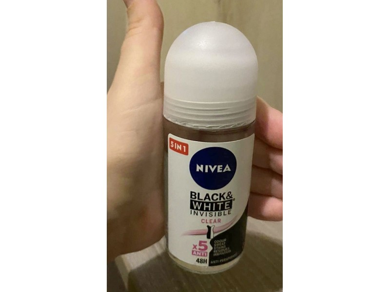 NIVEA Black White dezodorans NOV