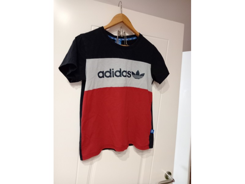 Orig. Zenska ADIDAS majica velicine L