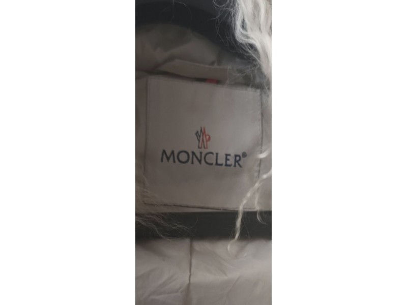 Moncler original jakna 38, atraktivna