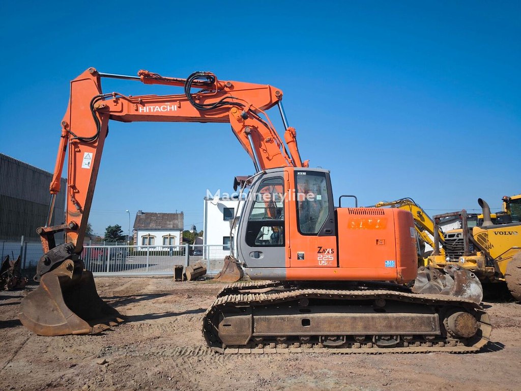 Hitachi ZX 225 USLC bager guseničar