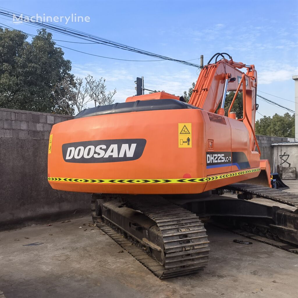 Doosan DH225 bager guseničar