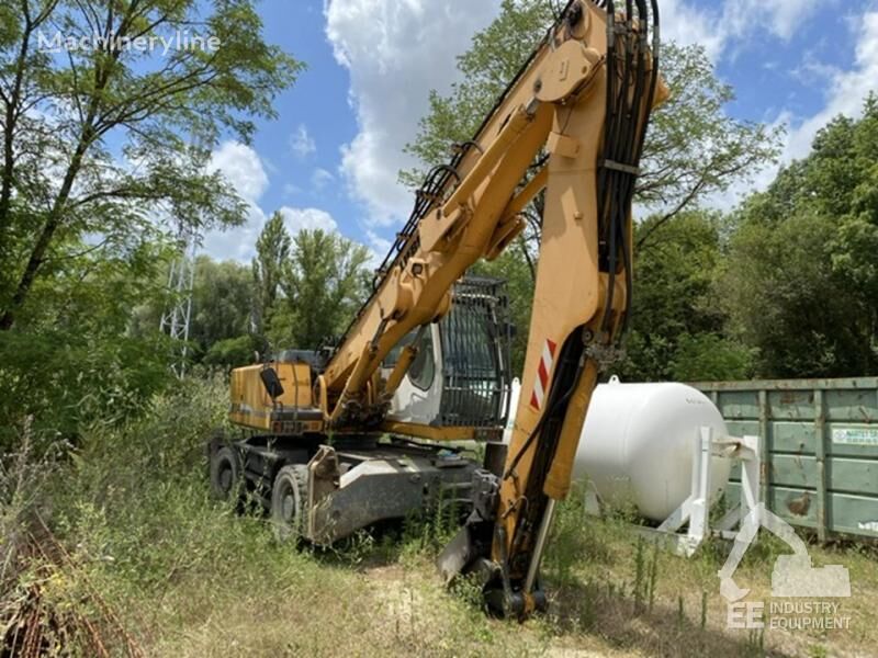 Liebherr A 904 C HD bager sa dugom strelom