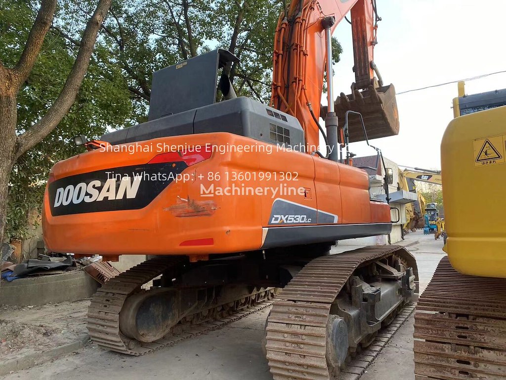 Doosan DX530 bager guseničar