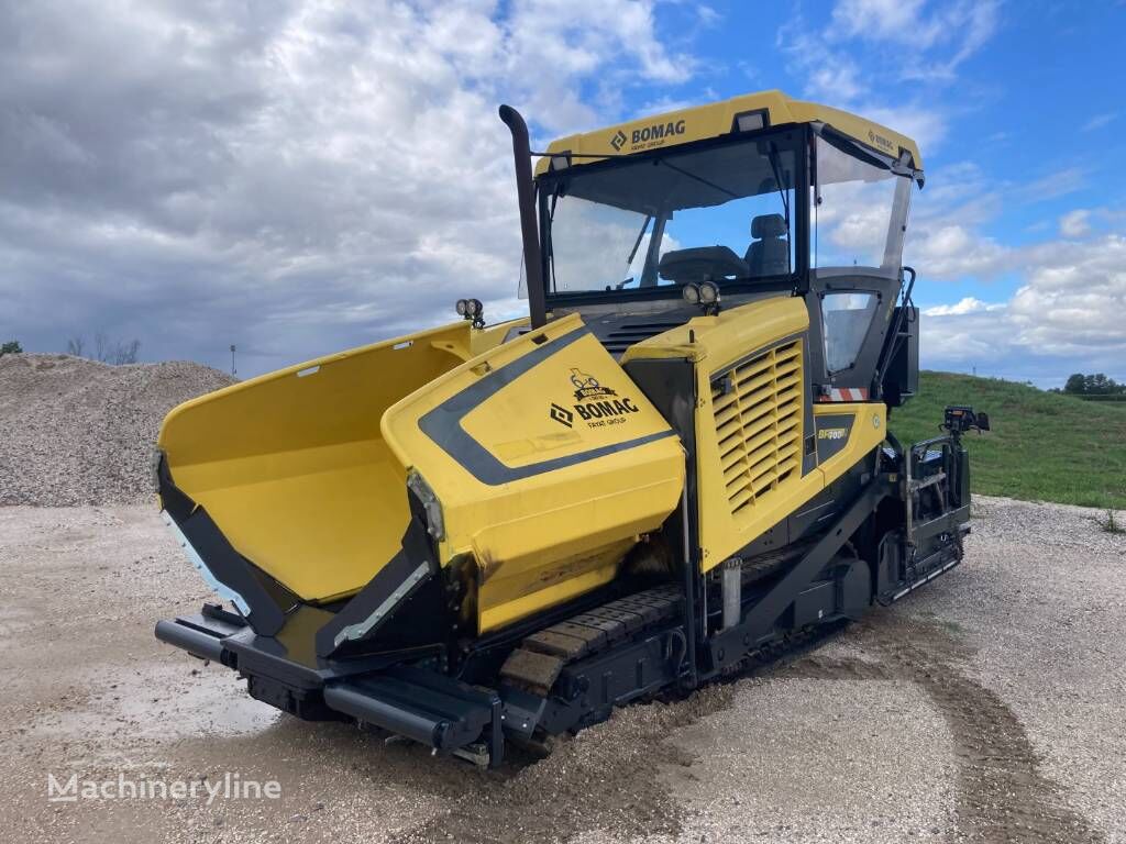 BOMAG BF 700 C-2 S500 Stage IV/Tier 4f asfaltni finišer guseničar