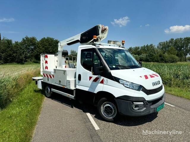 Prodaje se IVECO Daily auto dizalicu s korpom na aukciji