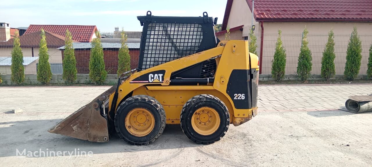 Caterpillar 226 mini utovarivač