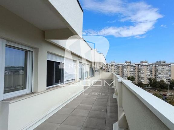 Blok 29, kompletno renoviran penthouse sa garažom