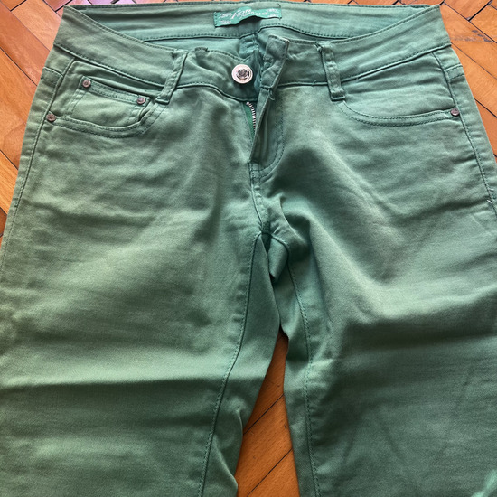 Zenske pantalone