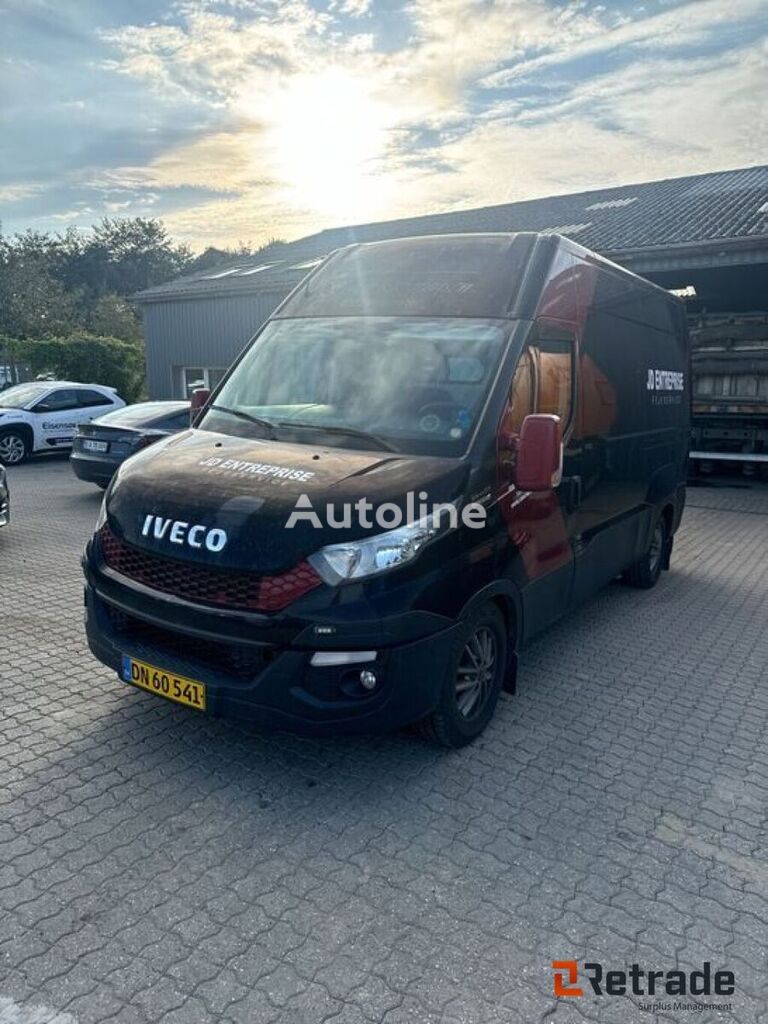 Prodaje se IVECO Daily minibus furgon na aukciji