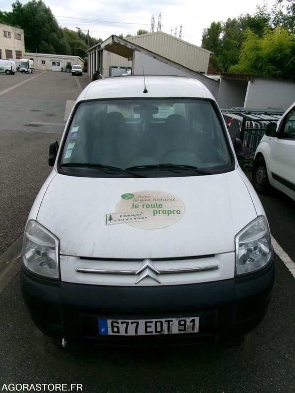 Prodaje se Citroen BERLINGO laki furgon na aukciji