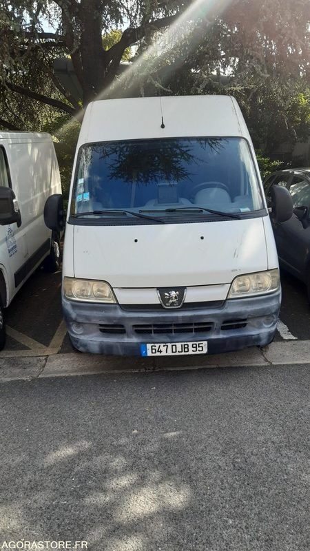 Prodaje se Peugeot BOXER minibus furgon na aukciji