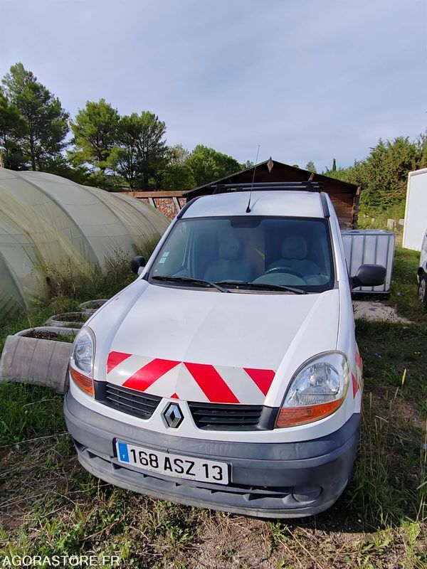 Prodaje se Renault KANGOO laki furgon na aukciji