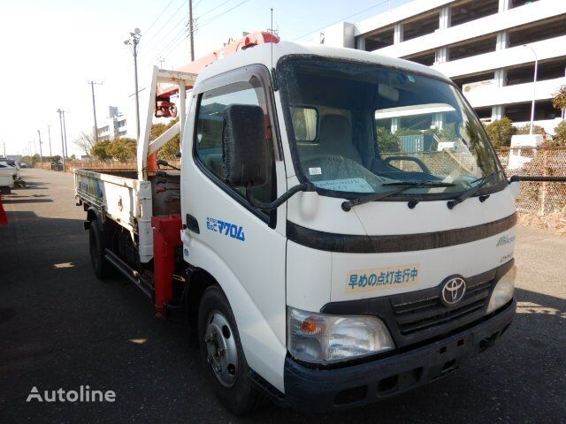 Toyota DYNA kamion s ravnom platformom < 3.5t