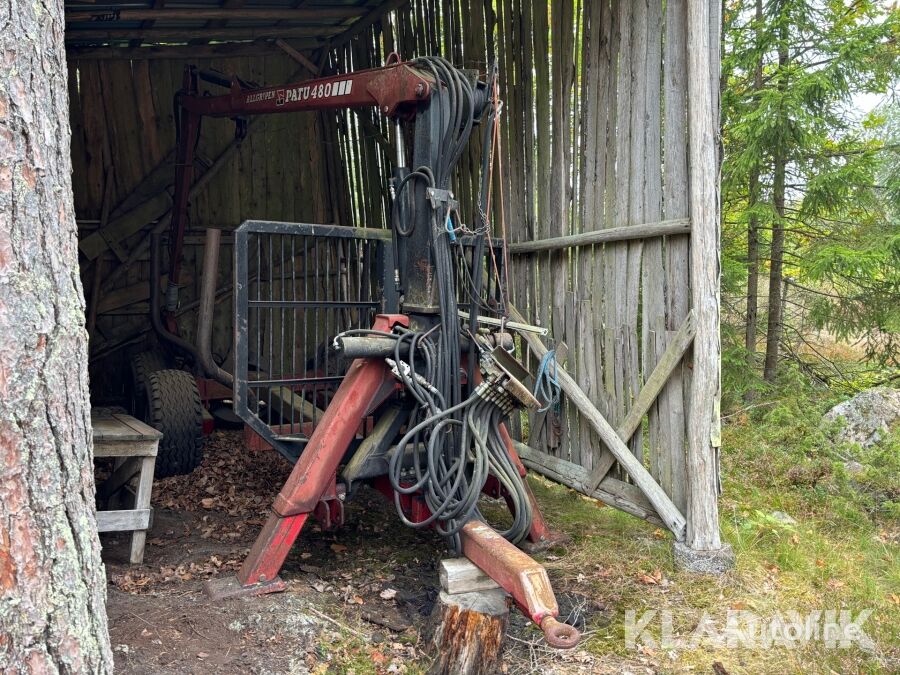 Prodaje se Skogsvagn med kran šumarsku prikolicu na aukciji