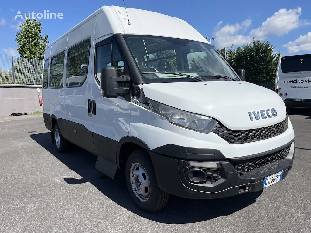 Prodaje se IVECO Daily putnički minibus na aukciji