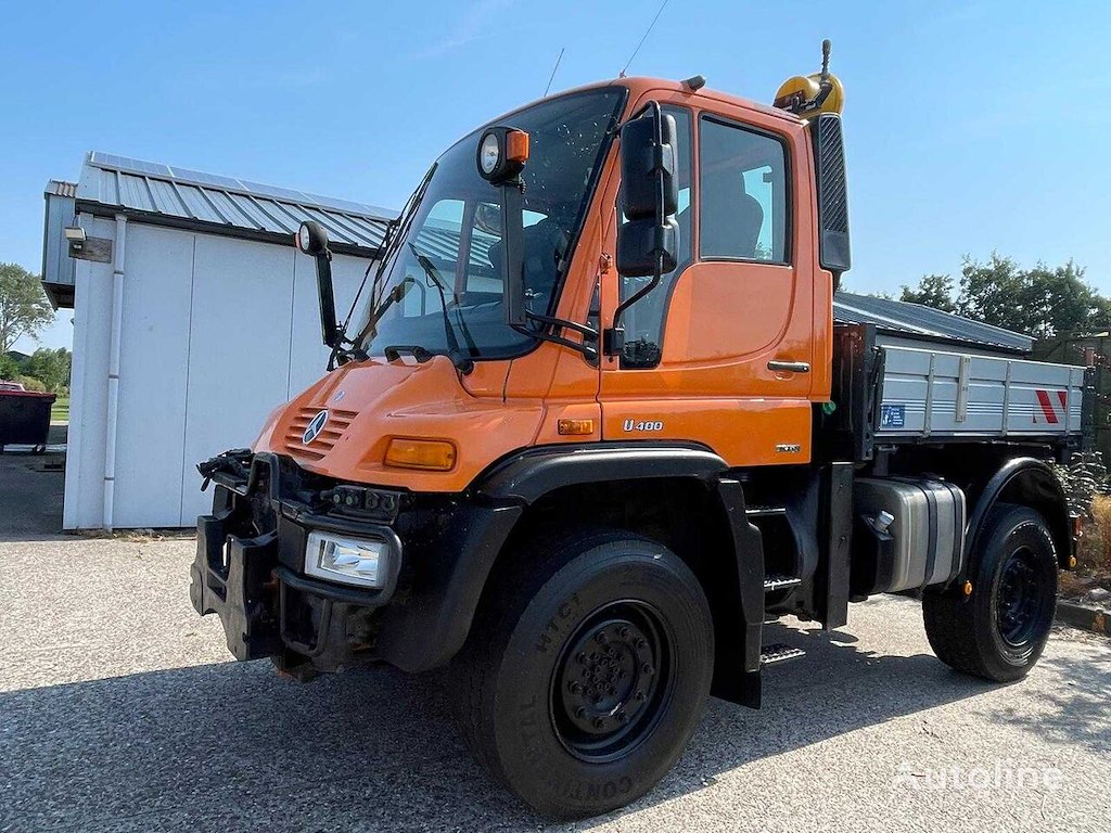 Prodaje se Mercedes-Benz Unimog U400 univerzalnu komunalnu mašinu na aukciji