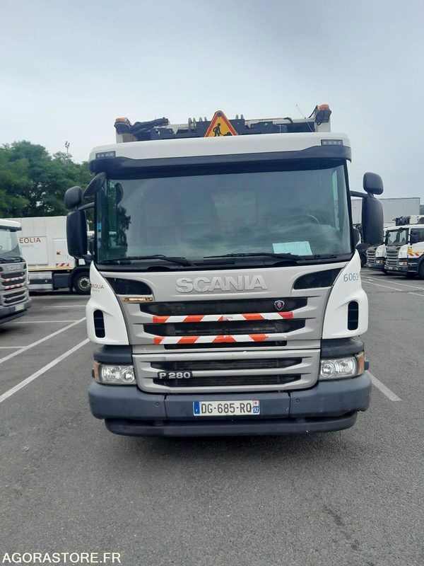 Prodaje se Scania P280 kamion za smeće na aukciji