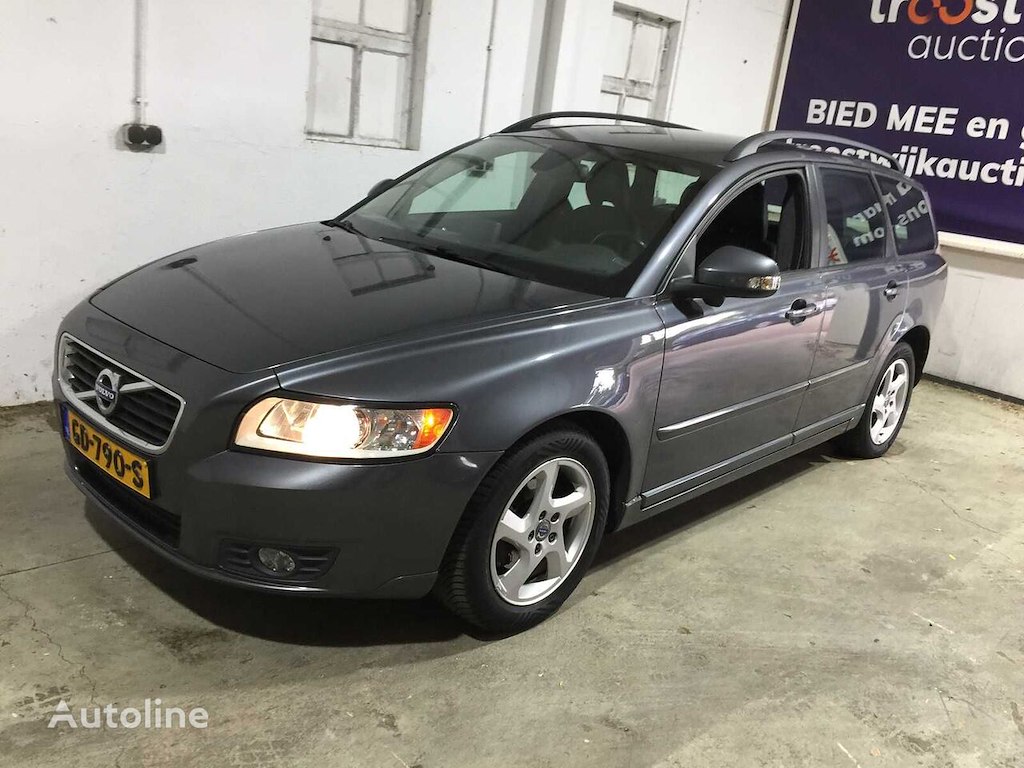 Prodaje se Volvo V50 hečbek na aukciji