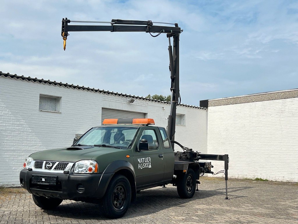 Nissan Nissan KingCab 2.5 D 4x4 with Crane pikap