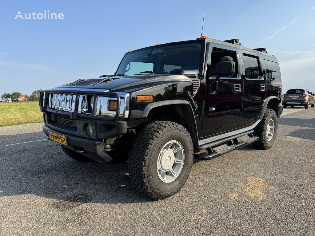 Hummer H2 sedan