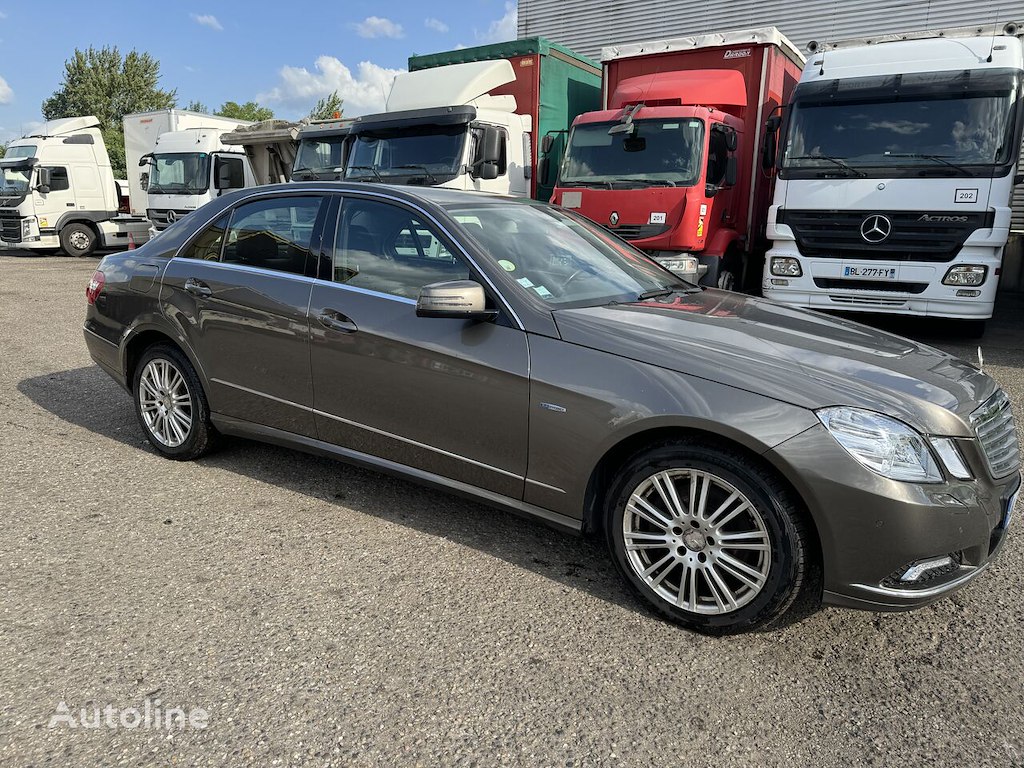 Mercedes-Benz E350 sedan