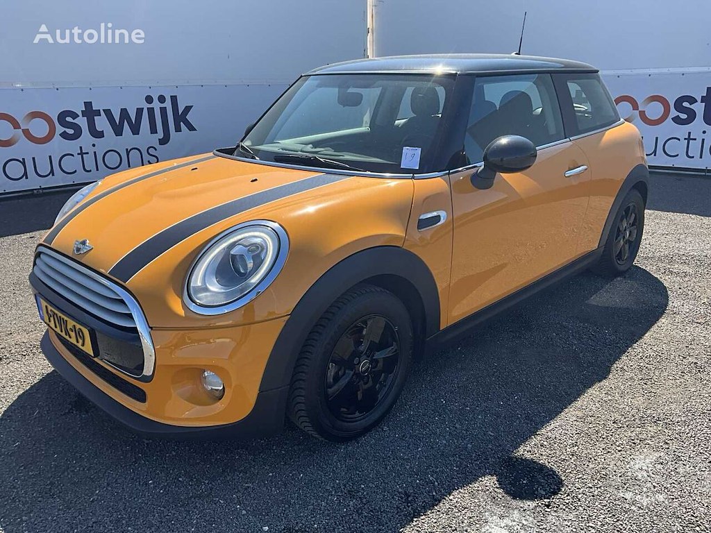 Prodaje se Mini Cooper hečbek na aukciji