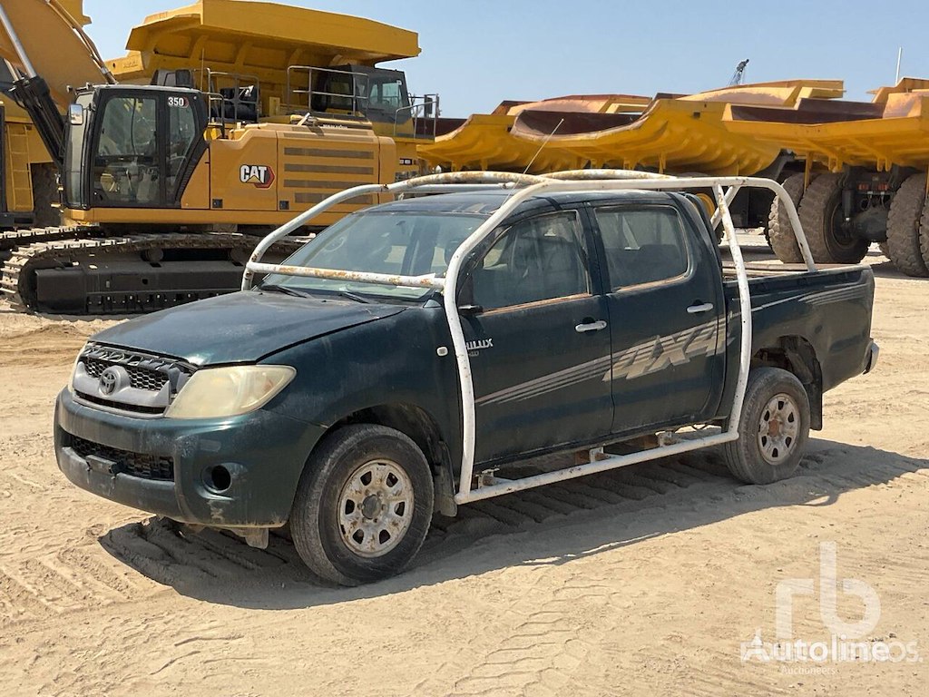 Prodaje se Toyota HILUX 4x4 Crew Cab pikap na aukciji