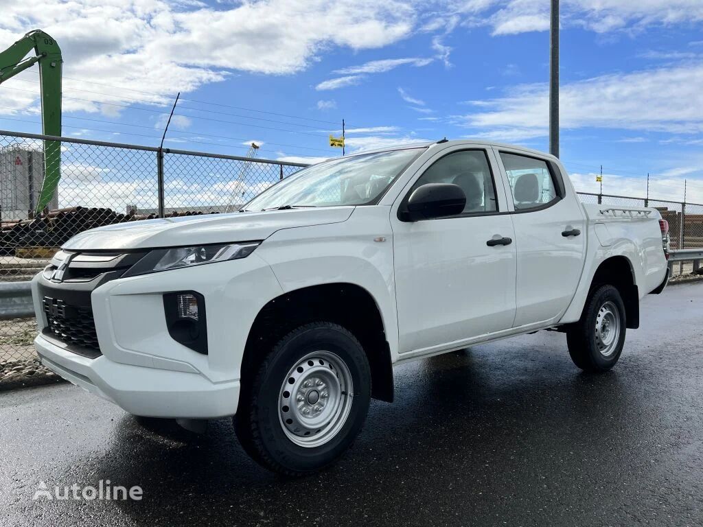 Novi Mitsubishi L200 4x4 - 11 UNITS in WHITE 2.5 D GL Double Cab - EURO 2 - NEW! pikap