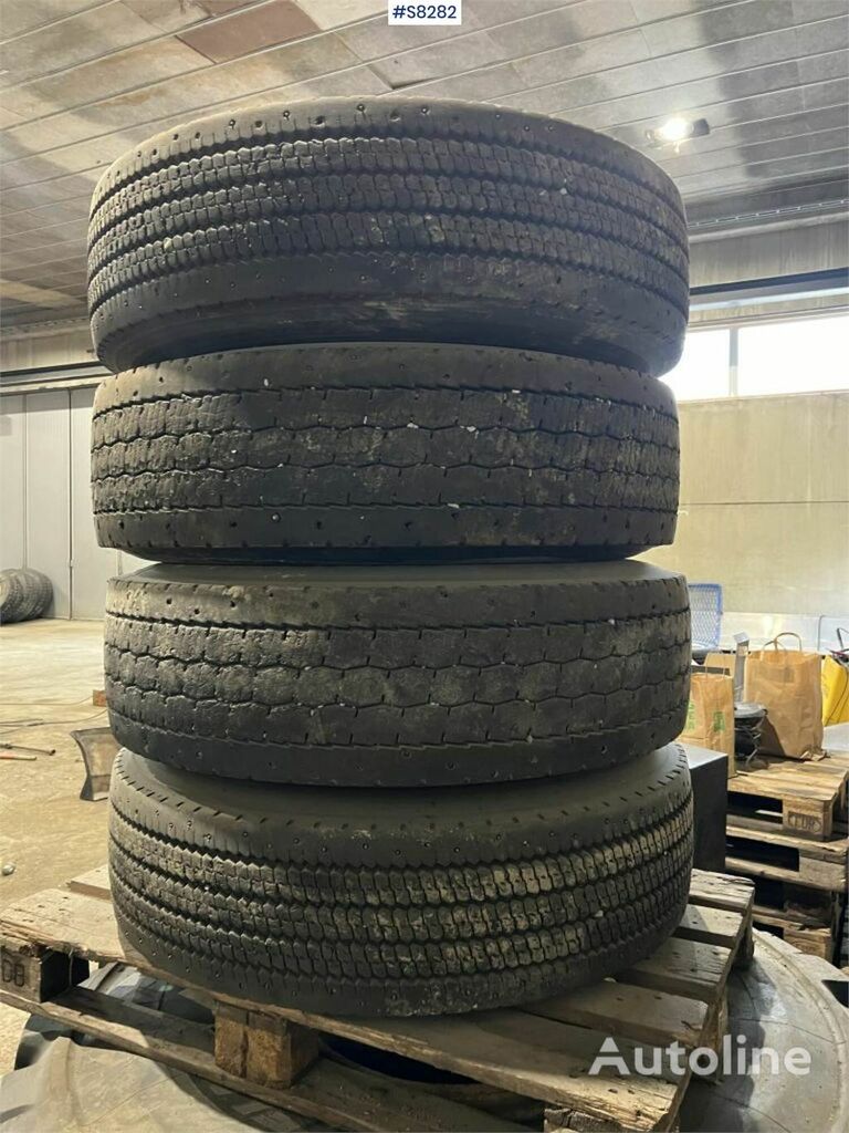 Däck med fälg 315/80R22.5 točak